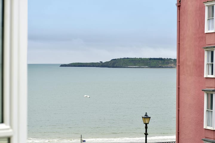 8 St Marys Court, Tenby - Tenby