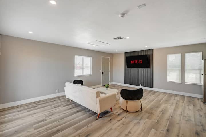 Vegas Hideaway W Patio Smarttv Parking Close2strip - Las Vegas, NV