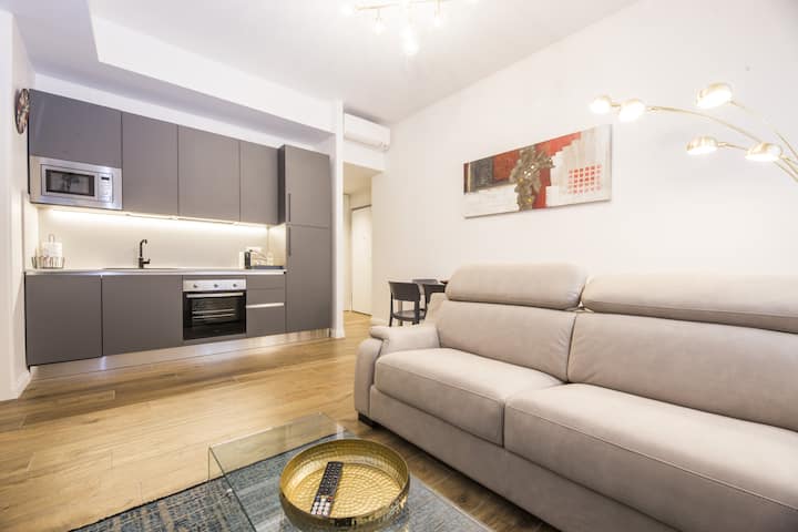 Chic Apartments In Piazza Dante, Genoa - Genova