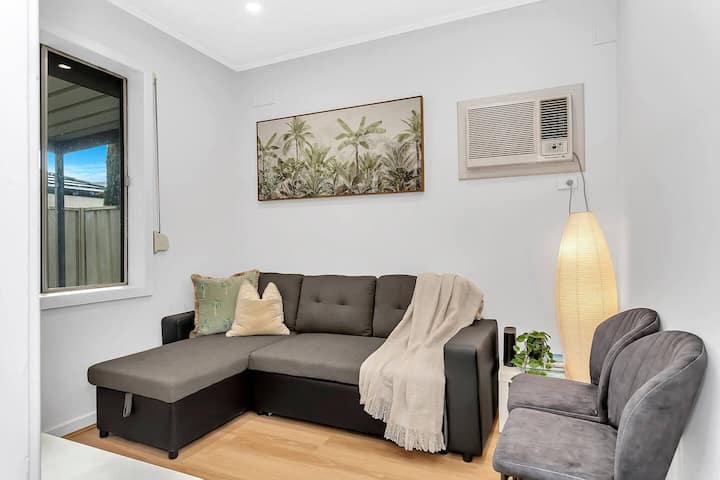 Porta Marion—practical Comfort Opposite Westfield - Adelaide