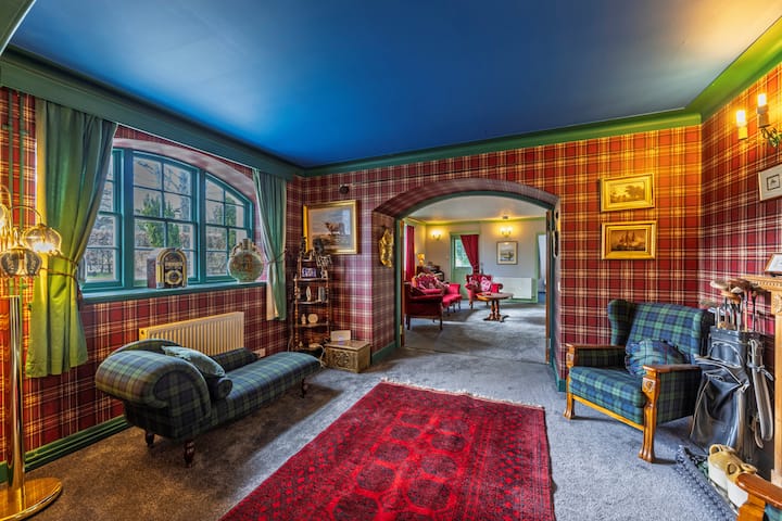 White House Retreat - Moray