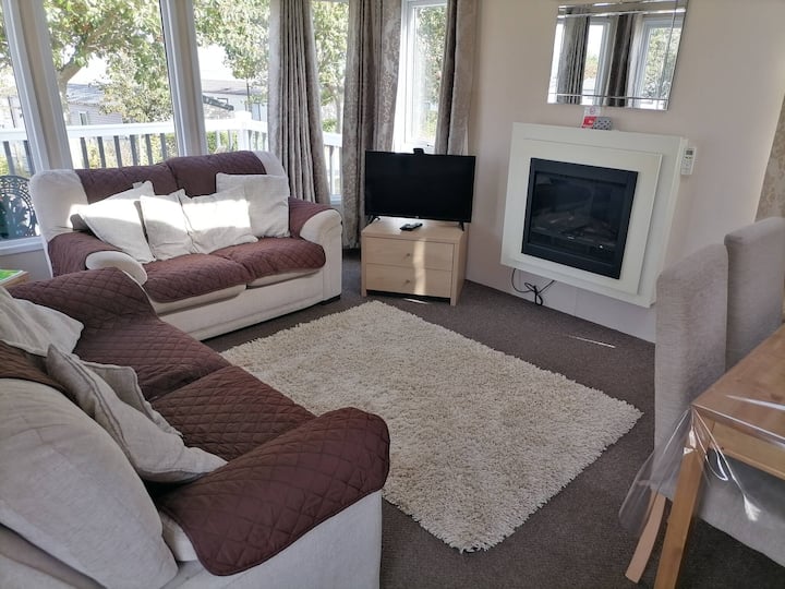 Thames View - Wheelchair-friendly Static Caravan - Basildon