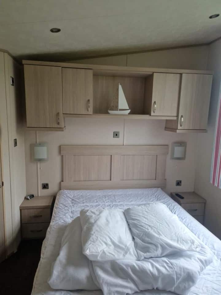Inviting 2-bed Caravan On Combe Haven Holiday Park - Hastings