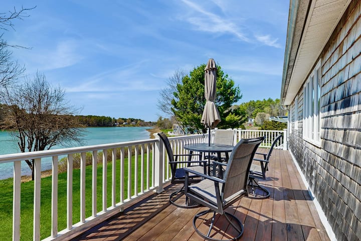 2bt Tranquil Waterfront Home With Stunning Views - York, ME