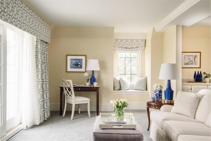 Rehoboth Beach Luxury Suite | Fireplace & Balcony - Rehoboth Beach, DE