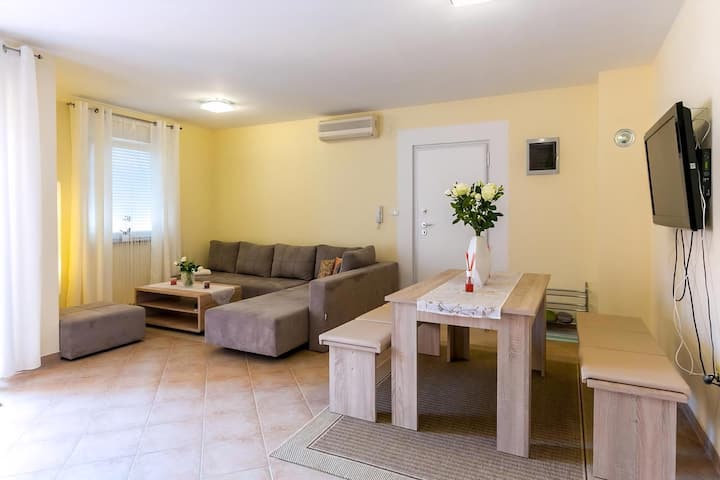 Ferienwohnung Für 6 Personen Ca. 61 M Sup2 In. - Medulin