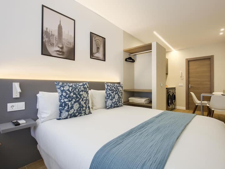 Dobo | St3 Double Bedroom And Full Bathroom - Leganés