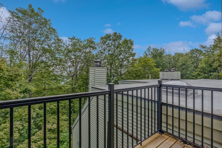 Steps To Ski Trail, Fireplace - Kingswood 1b - Quechee, VT