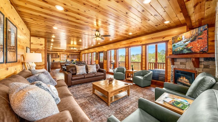 Luxe Family Cabin Pool Theater Hot Tub Game Room P - Sevierville