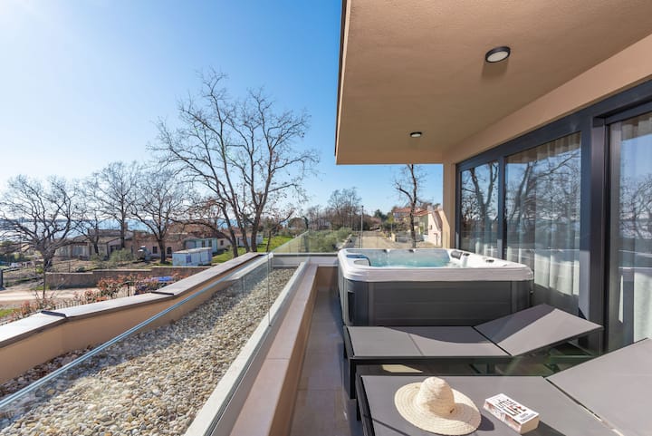 Villa Querchus Penthouse 8 Partment Mit Jacuzzi - Umag