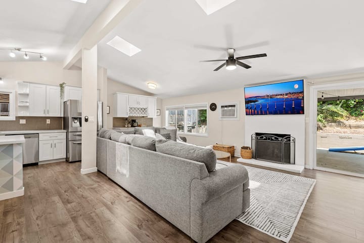 15 Min To Beach And Zoo! | Private Yard W/ Hot Tub - San Diego, CA