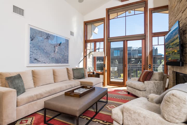 Luxury Chilali Penthouse | Views, Rooftop Retreat - Ketchum, ID