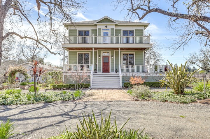 7-acre Vineyard: Idyllic Farmhouse In Napa! - Napa Valley, CA