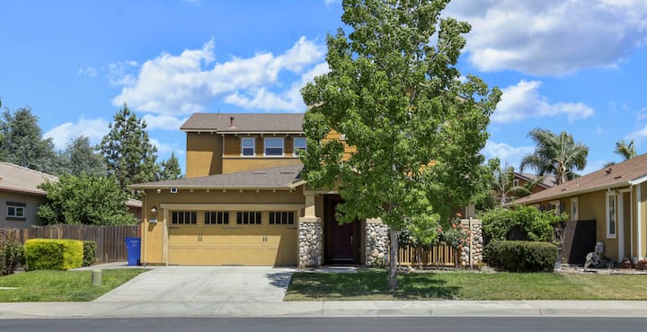 Cozy & Stylish 3br Home | Perfect For Families - Tracy, CA