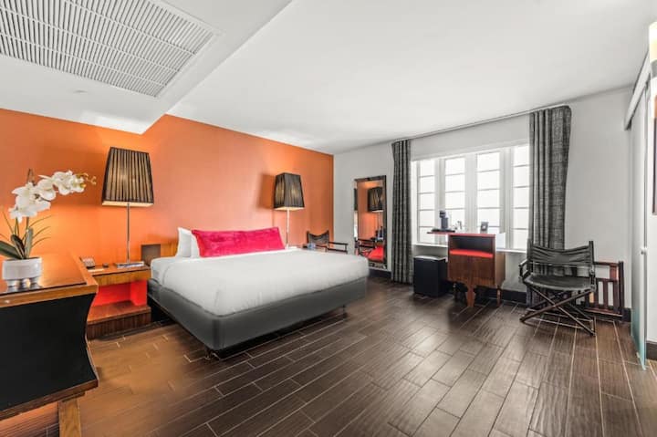 Seaside Escape | Yoga. Rooftop Pool. Beach Nearby - South Beach, FL
