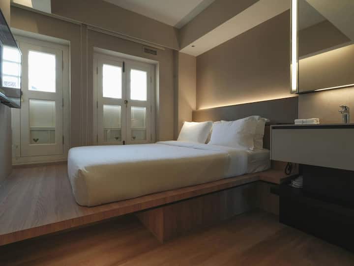 Deluxe Queen Room In Heart Of Downtown - Singapore