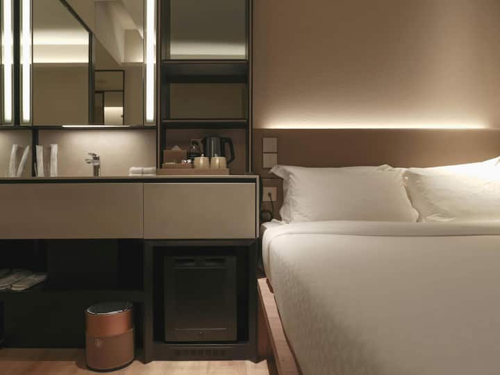 Deluxe Queen Room In Heart Of Downtown - Singapore