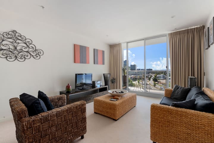Comfortable 1-bed Apartment With Balcony - Canberra