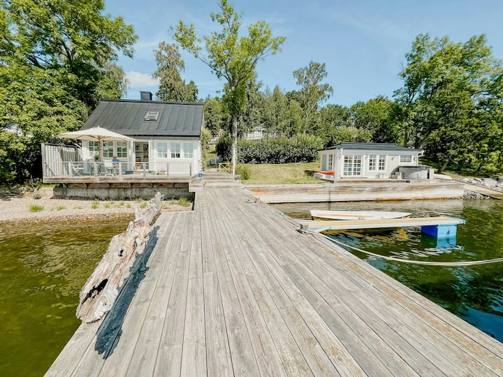 Serene Waterfront Oasis: Your Resarö Sanctuary - Åkersberga