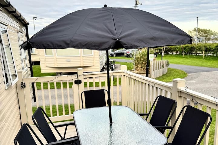 3 Bed Caravan - Sleeps 6 - Pets - 5 Min To Beach - Rhyl