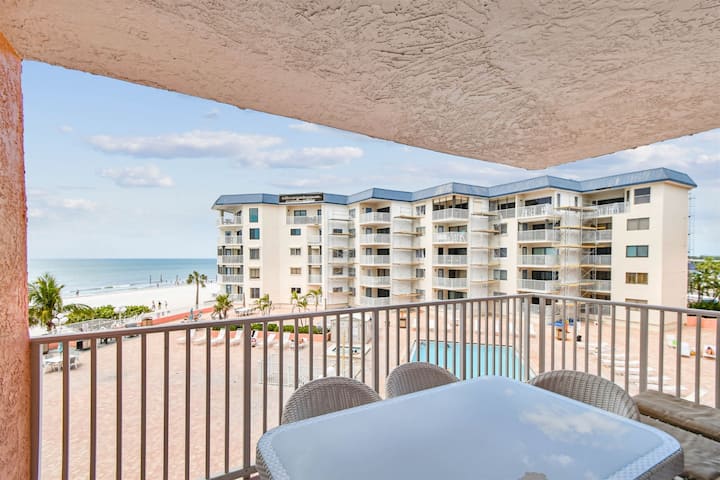 Beach Cottages Ocean & Pool View Condo - Indian Shores, FL