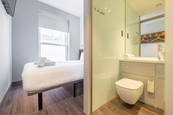 Simple Double In Belfast City Centre - Belfast