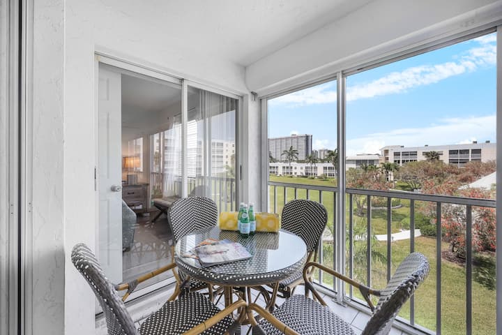 Coastal Condo Just A Short Walk Away From The Beac - 마르코 아일랜드