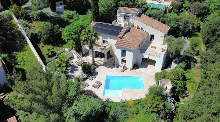 Superbe Villa Avec Piscine Proche Plage - Fréjus