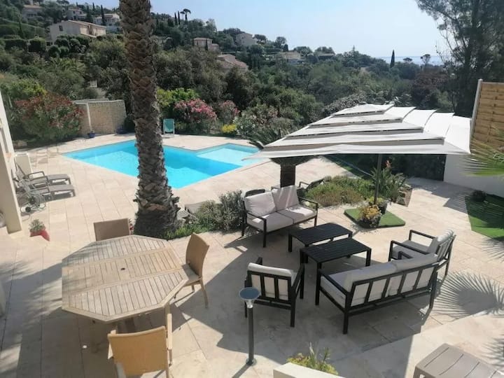 Maison Avec Piscine Privée à Roquebrune-sur-argens - Fréjus