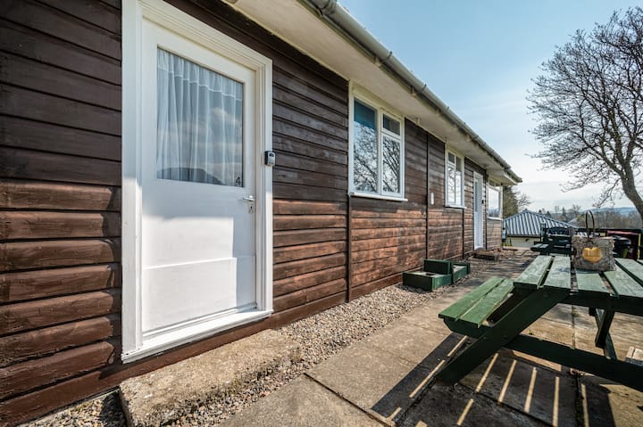 Highland Chalet Retreat With River Views - Beauly