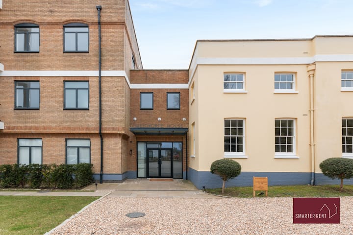 Marlow - 2 Bed Flat In Gated Development - High Wycombe