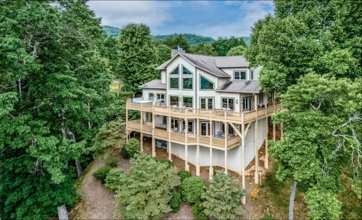 Summit Escape - Cherokee, NC