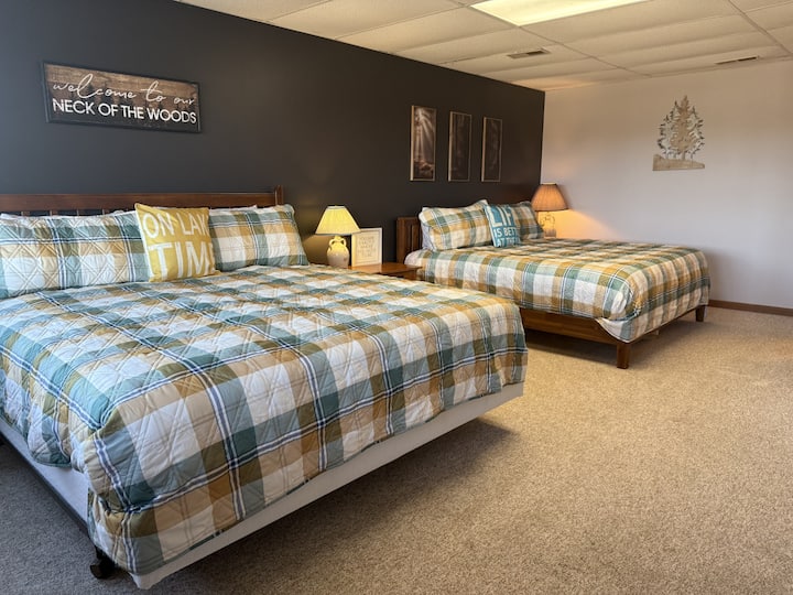 A&d Rise Getaways @ Rise Lodge - Full Retreat - Apple River Canyon State Park