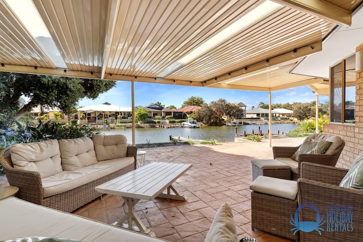 Canal-side Retreat With Private Jetty And Kayaks - Pinjarra
