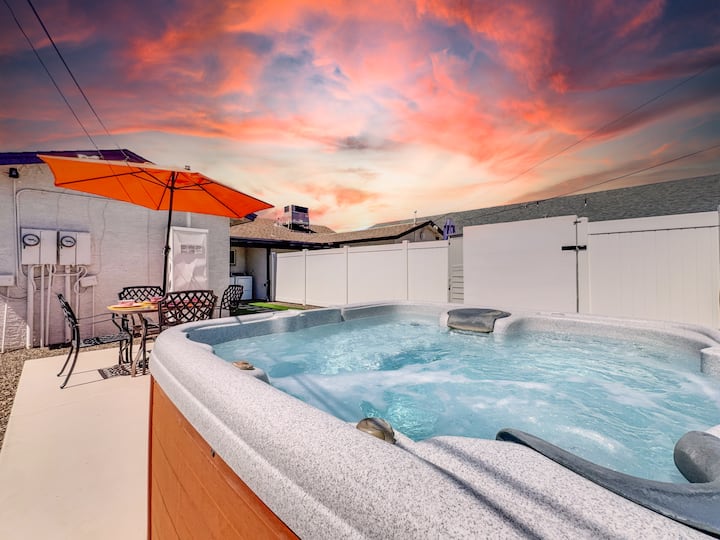 2 Bdrm Stunna Downtown Mesa! Hot Tub! Come Chill! - Mesa