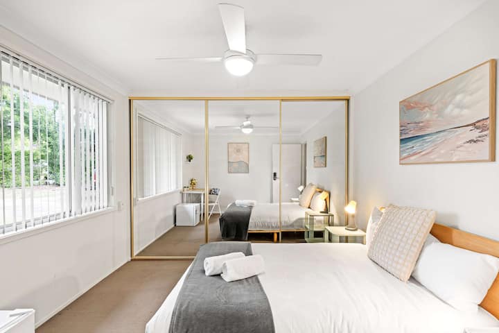 Bright & Comfy Double Room - Cozy And Well-connect - Blacktown