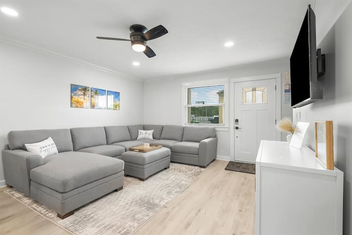 Beach Bums! 11- Pools, Tennis & Pickle Ball! - Panama City Beach, FL