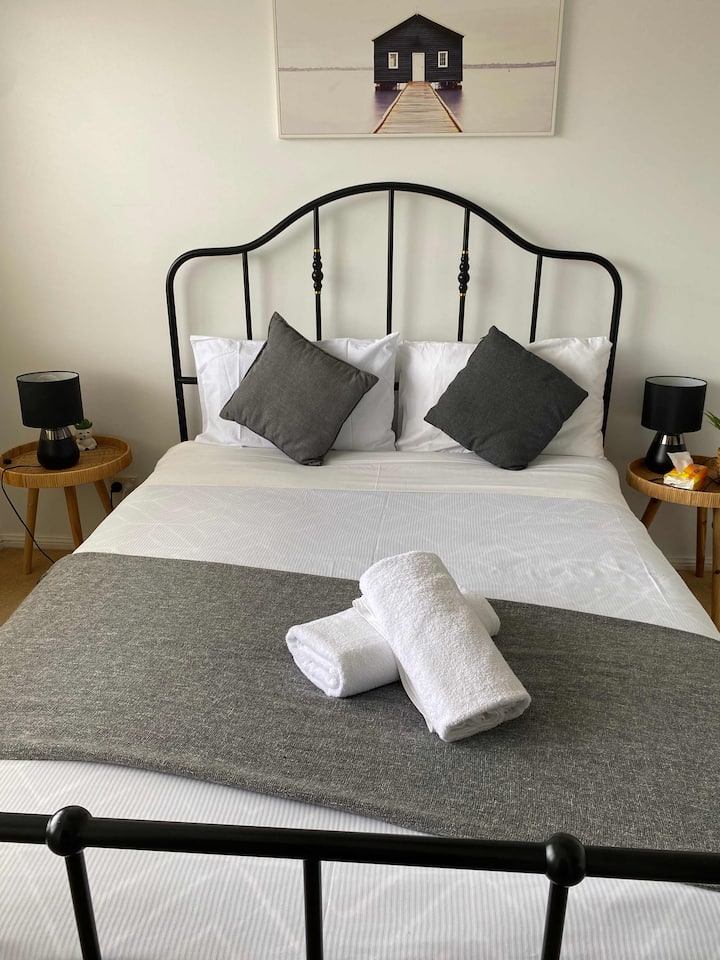 Boutique Stay - 3br - Charming & Cozy - Free Parki - Blacktown