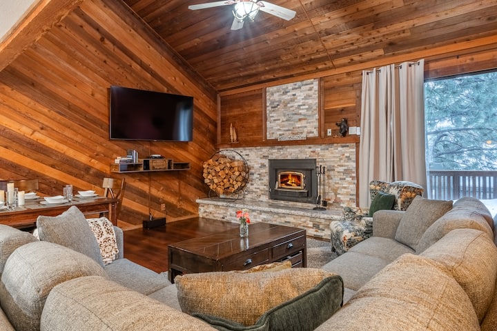 New Mammoth Sierra W Pool, Spa And Sauna 613 - Mammoth Lakes, CA