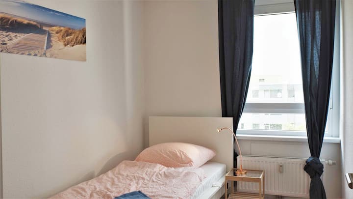 D11 "Work And Stay" Apartment Mit 2 Balkonen - Düsseldorf