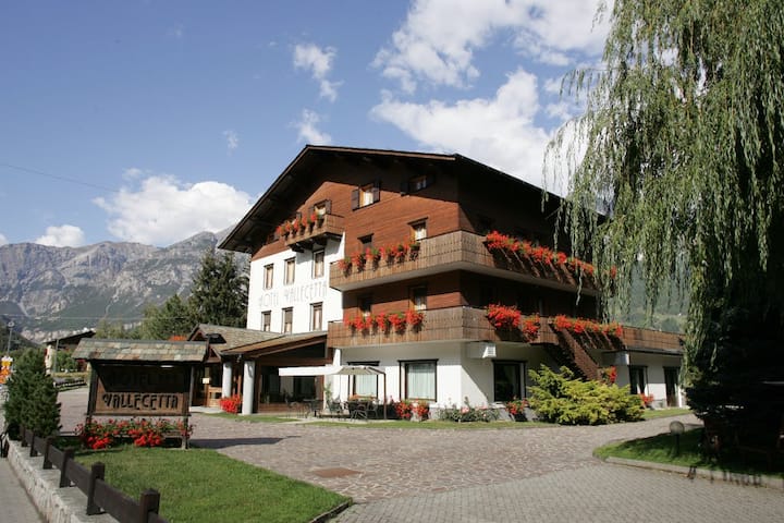 Alpine-style Family Room In Bormio - Bormio