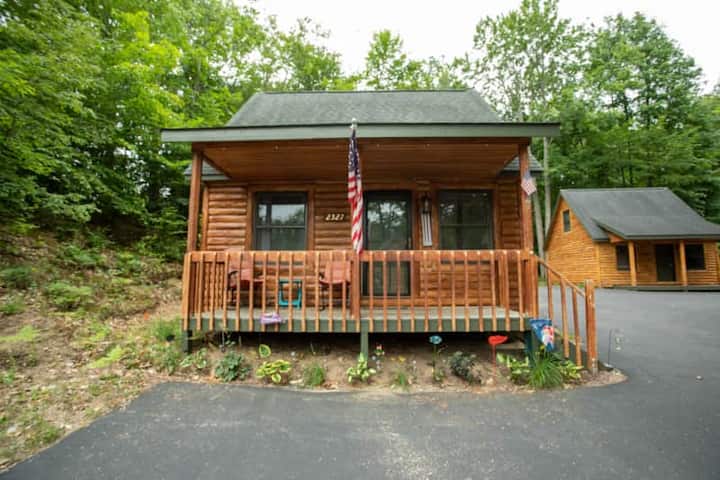 Cabin 2327 - Quiet Log Cabin Within Private Resort - Gaylord, MI