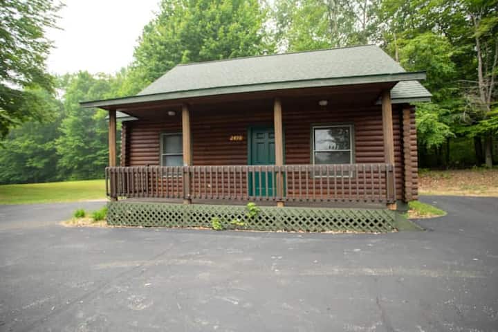 Cabin 2498 - Spacious Log Cabin Inside Private Resort - Gaylord, MI