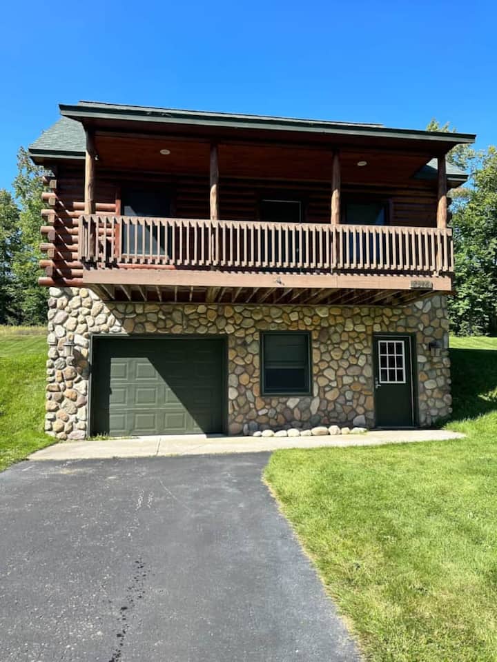Cabin 2378 - Scenic Log Cabin Within Private Resort - Gaylord, MI