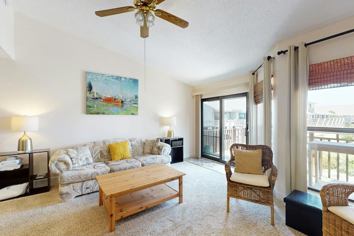 Comfortable 1br Oceanview | Pool | Balcony | W/d - St. George Island, FL