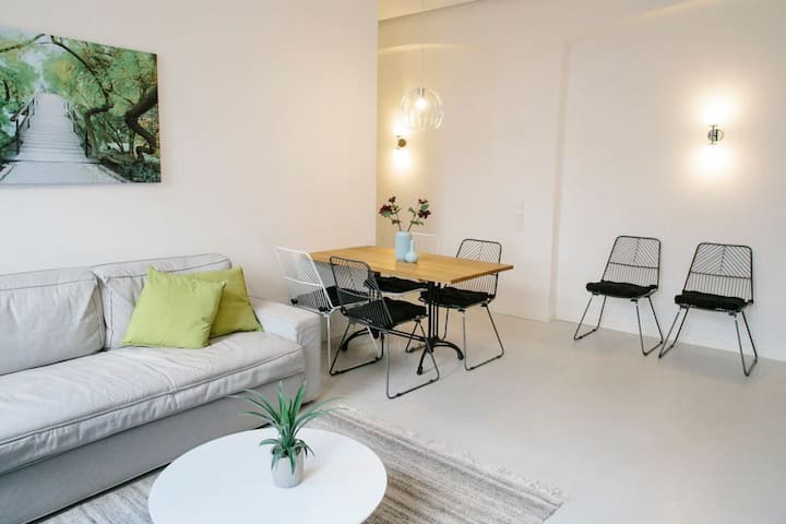 2 Bedroom Apartment Near Friedenau - Berlin