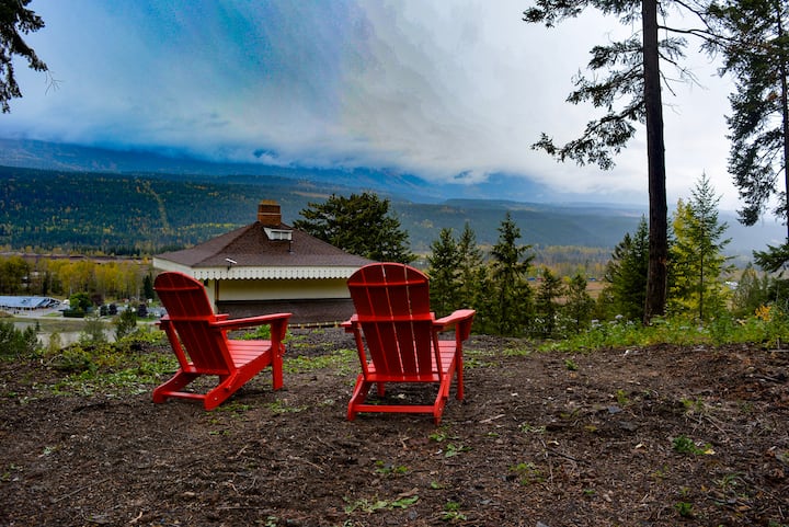 Heritage Chalet Haesler Sr In The Canadian Rockies - Golden
