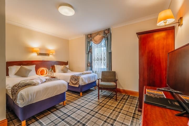 Idyllic Oban Retreat With Stunning Island Views - Oban