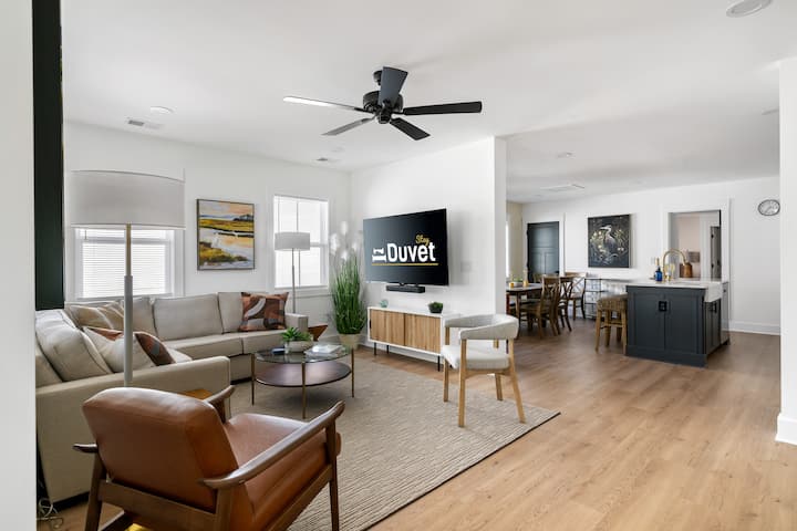 The Edge Modern At Park Circle | Private Hot Tub! - Charleston, SC