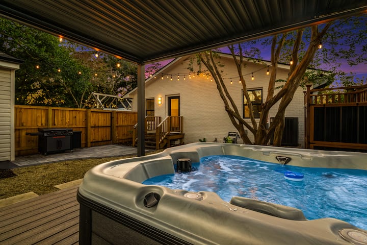 The Edge Modern At Park Circle | Private Hot Tub! - Charleston, SC